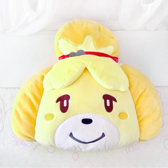 Hot Topic | Accessories | Animal Crossing Isabelle Cushion Pillow ...